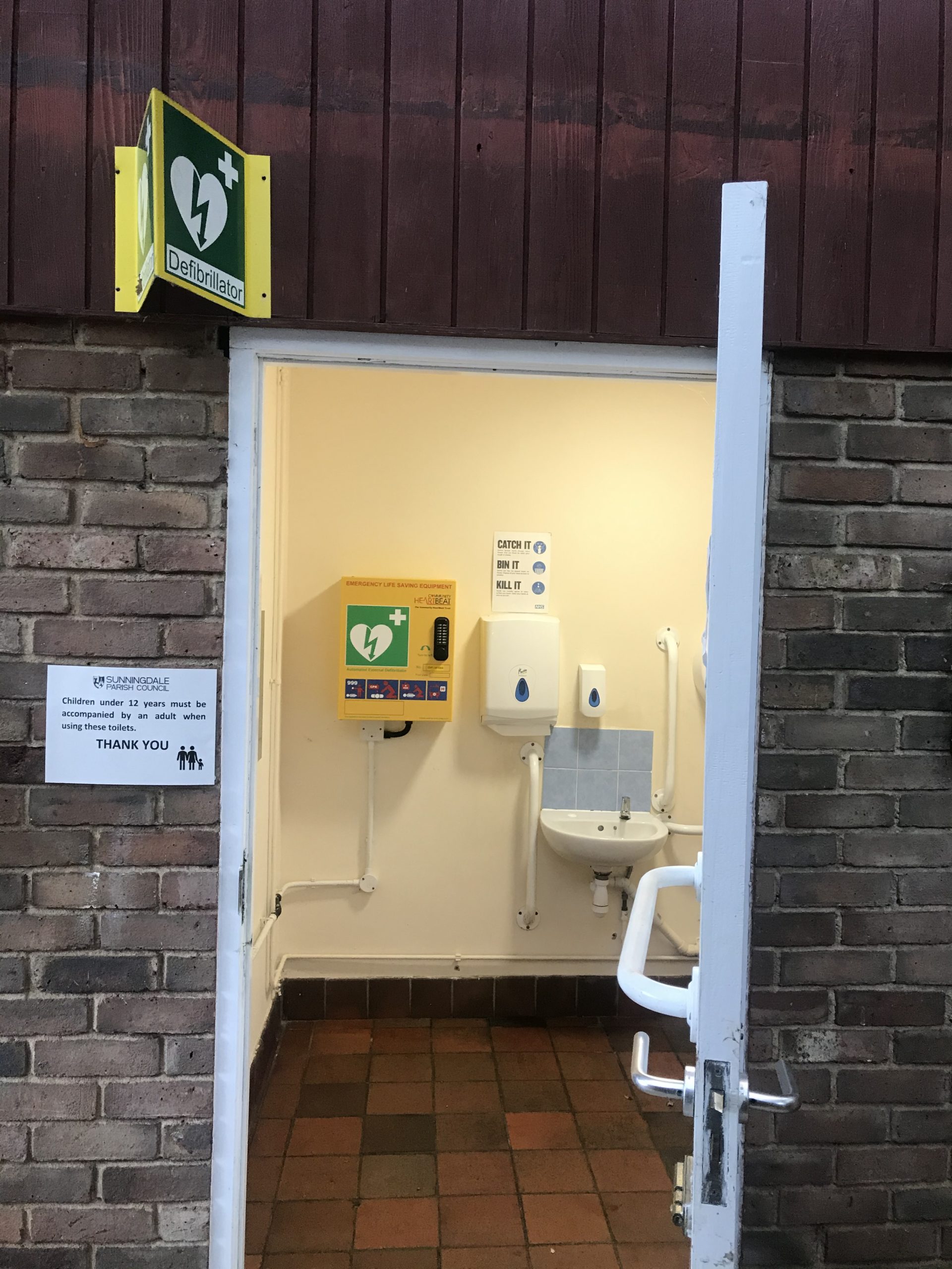 Sunningdale Parish Council - Defibrillators